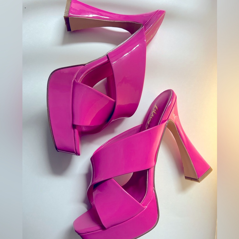 Barbie Pink Platform - Gem